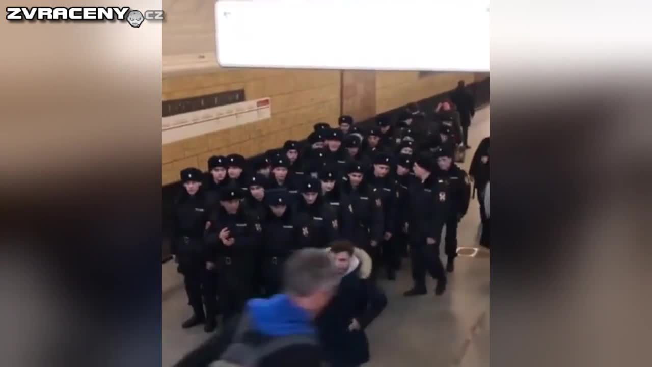 Zvrácený.cz - Vtipálek vs. policie