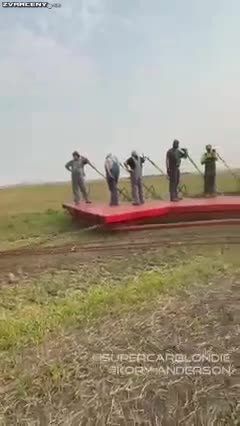 Zvrácený.cz - Parní traktor
