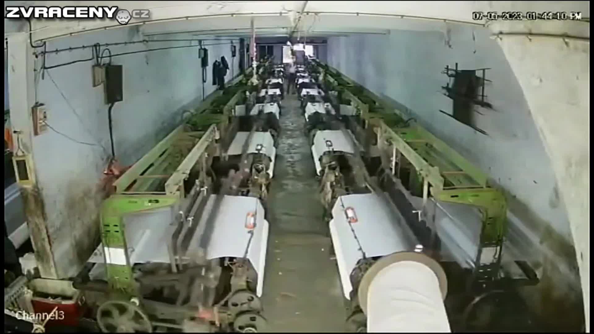 Zvrácený.cz - zasah elektrickým proudem 6.