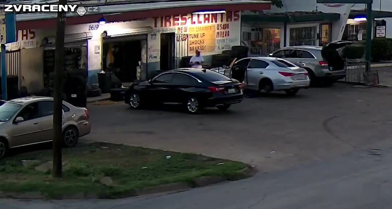 Zvrácený.cz - Přestřelka