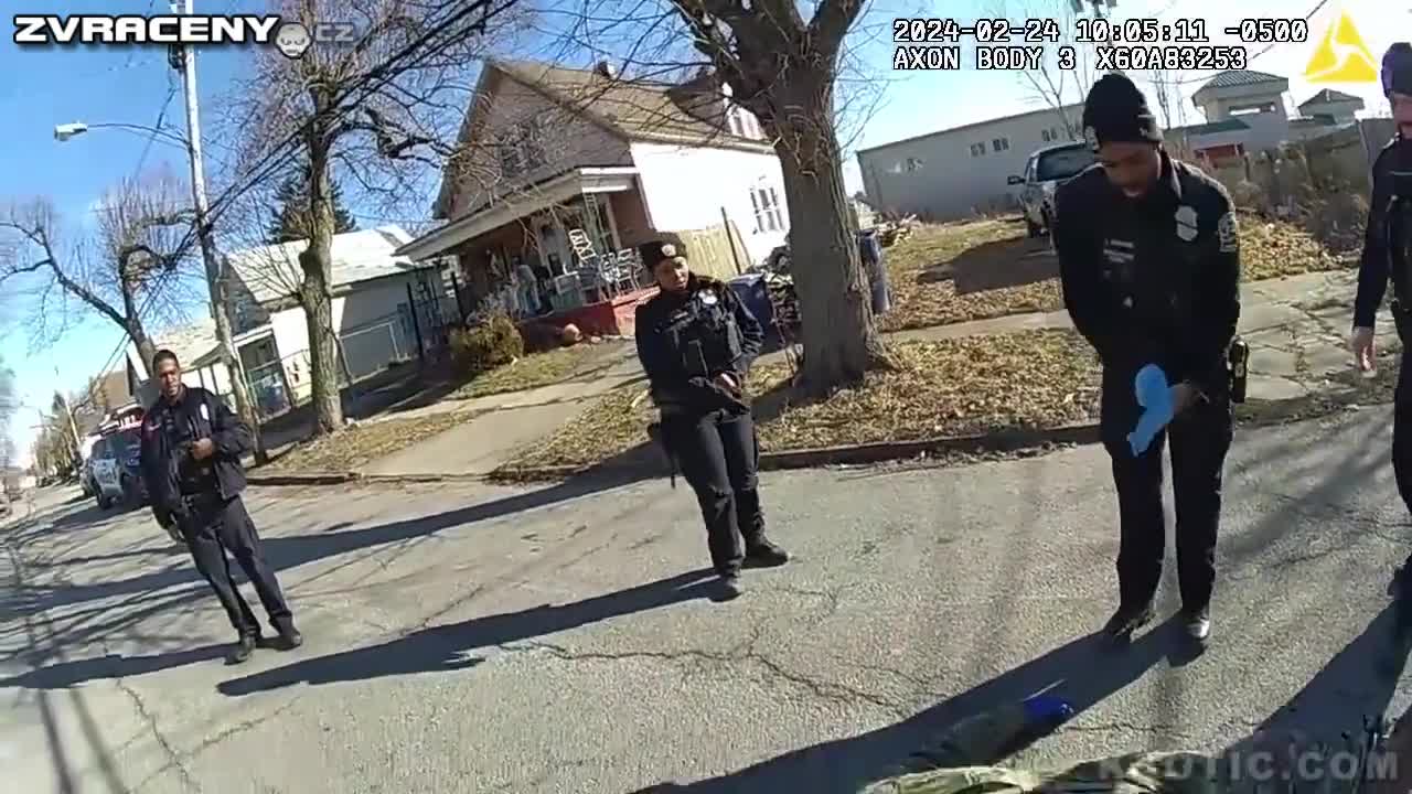 Zvrácený.cz - Držel brokovnici