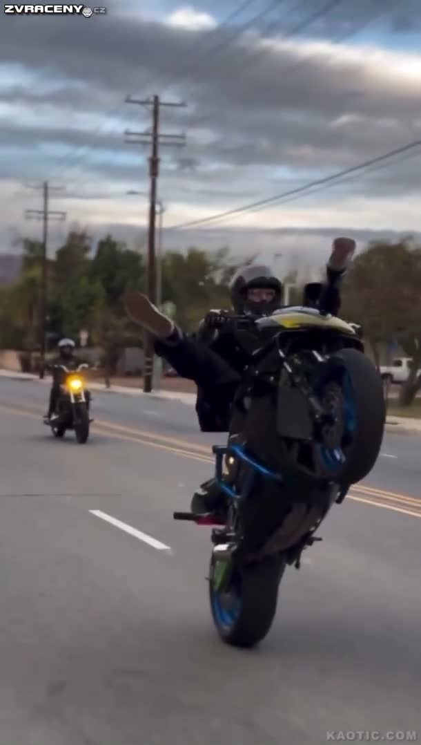 Zvrácený.cz - Kousek nevýjde