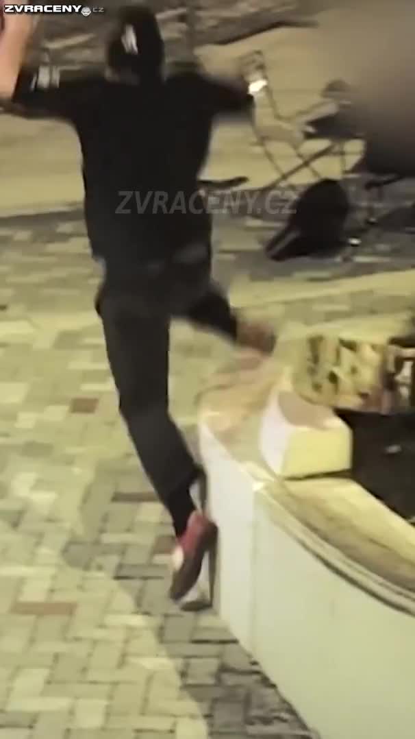 Zvrácený.cz - Skejťáci (Kompilace)